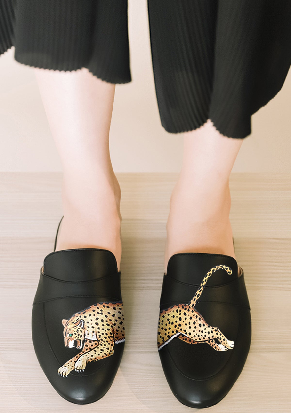 Leopard Black Mule